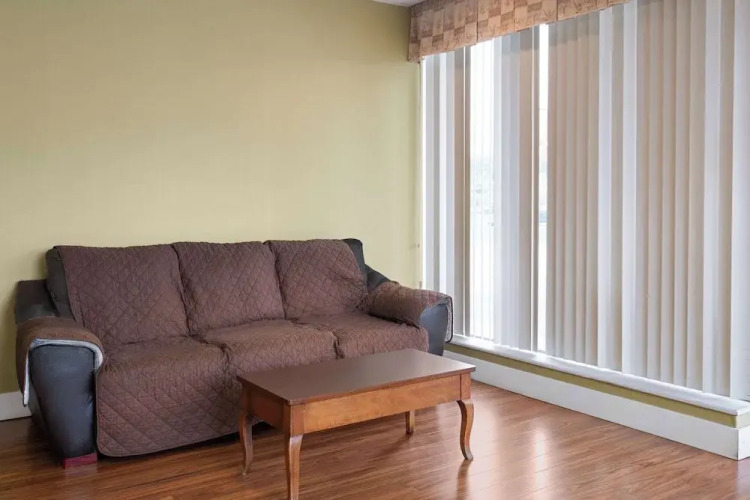 Super 8 By Wyndham Youngstown/girard - Warren, OH