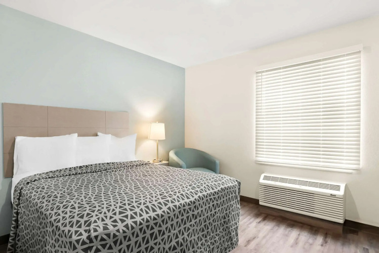 Woodspring Suites Savannah West Chatham Parkway - Savannah, GA