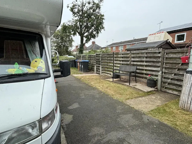 Tranquil Motorhome Retreat In Hinckley - Hinckley