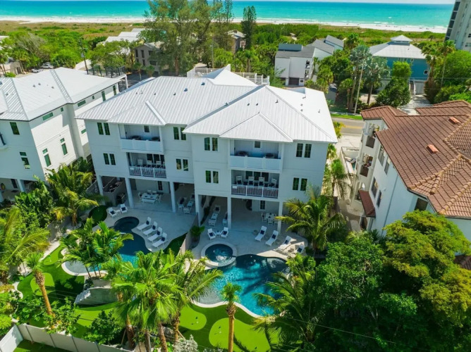 The 19th Hole - Siesta Key, FL