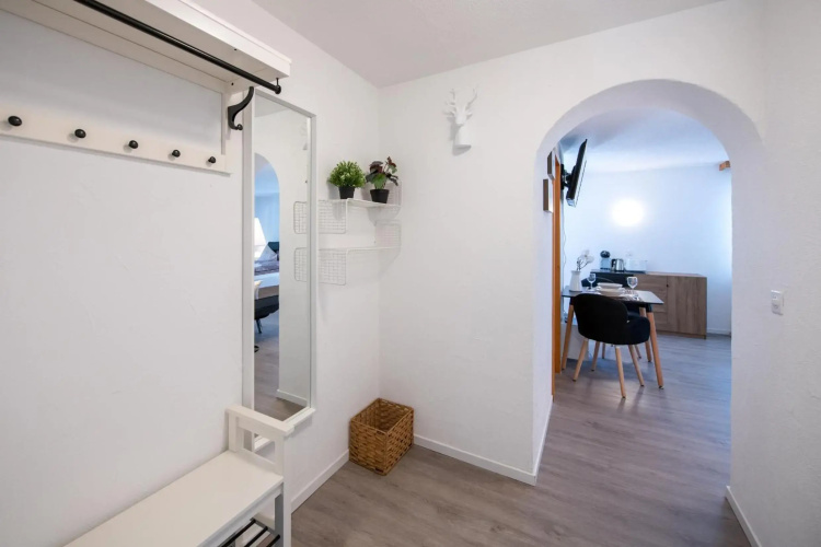 Agrimonia - Möbilierte Ferienwohnung Mit Balkon - Davos