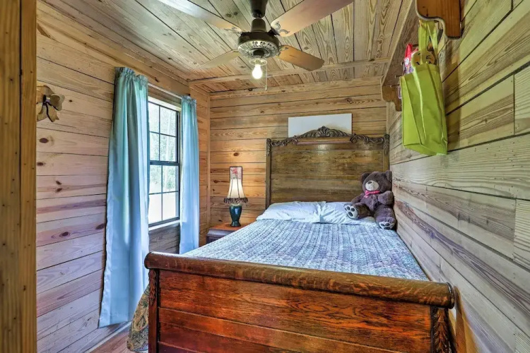 Secluded Cabin W/ Pond ~ 37 Mi To Gulf Coast! - Mississippi