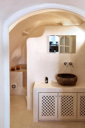 Menias Cave House - Santorini