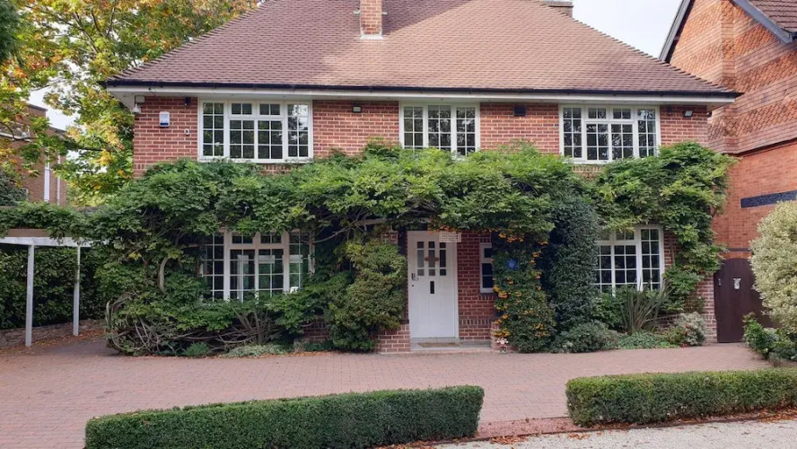 Little Robin Gate - 伯恩茅斯