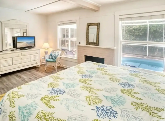 Baywatch Cottage 2 Bedroom Home By Redawning - Captiva, FL