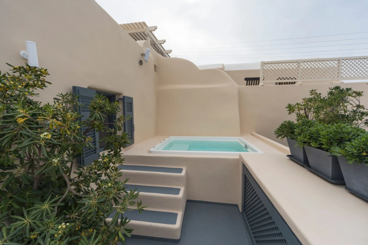 Lotza Studios - Oia