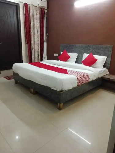 Hotel Raas Ramayana - Lucknow