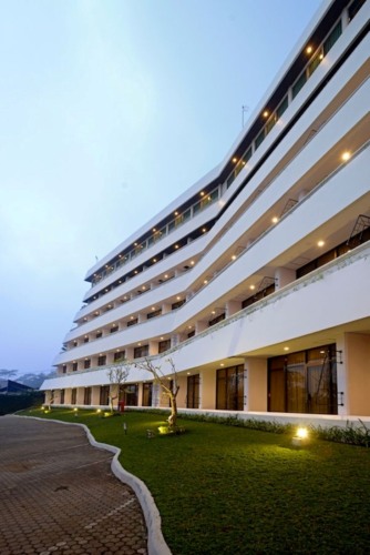 Surya Hotel And Cottages Prigen - Trawas