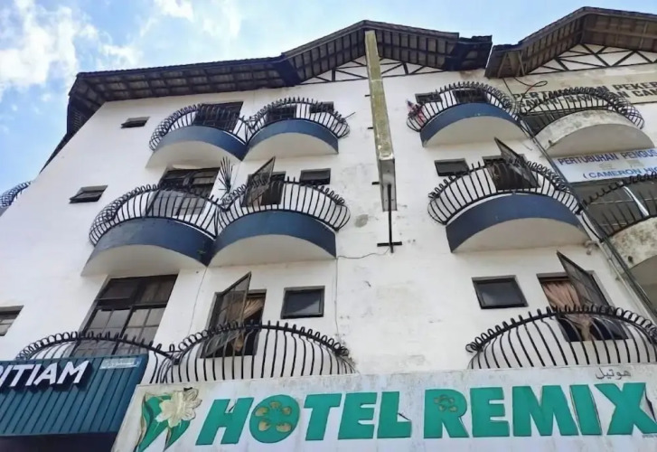 Hotel Remix Ii - 碧蘭璋