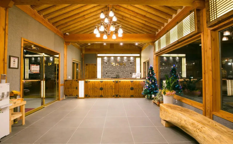 Jeonju Wangyijimil Hanok Hotel - Jeonju-si