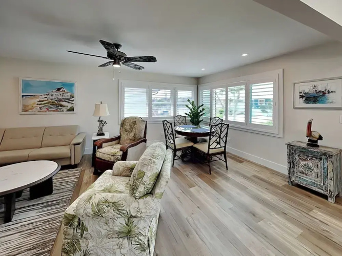 Doc's Cottage By Distinctive Beach Rentals - Fort Myers Beach, FL