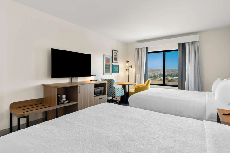 Hampton Inn & Suites Corona, Ca - Corona, CA