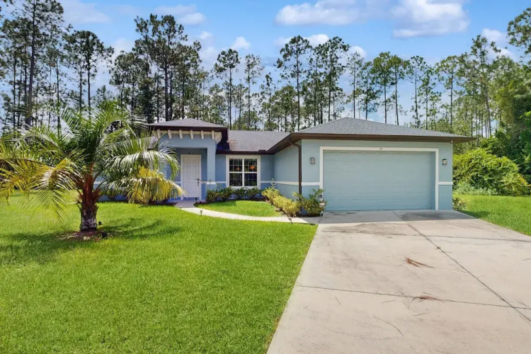 Spacious House With Private Covered Patio, Work Station, Full Kitchen And Grill - Palm Coast, FL