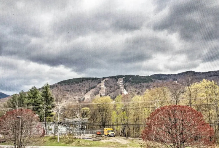 Lincoln Resort Condo W/ Pool Access - Near Hiking! - New Hampshire