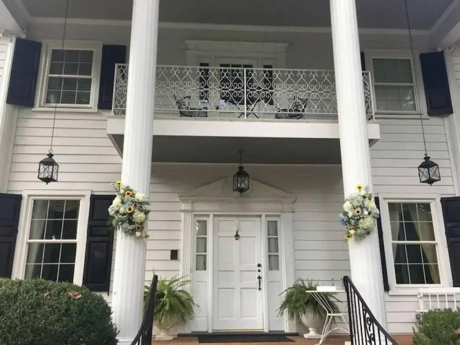 The Virginia Cliffe Inn - Richmond, VA