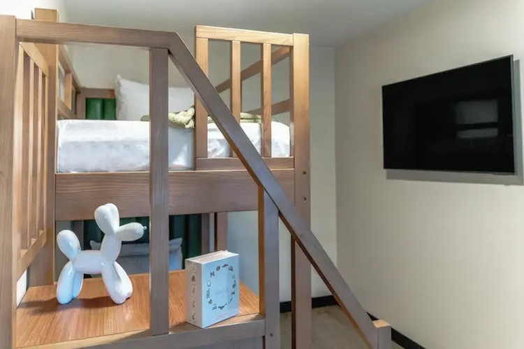 Lyfe Inn & Suites By Aga- North Hollywood Universal Studios - Los Angeles, CA