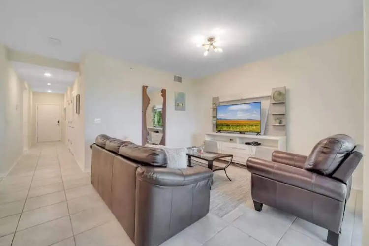 Storey Lake Resort Condo W Patio5 Miles To Disney - Kissimmee, FL
