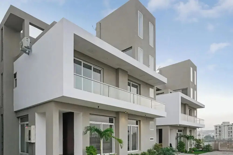 I Suites - Pune (India)