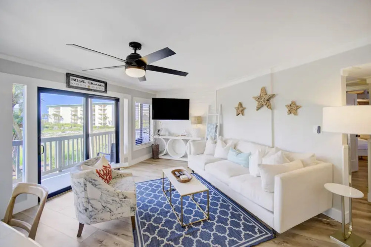 Triton Balcony W/ Pool View, Chic Design - Rosemary Beach, FL