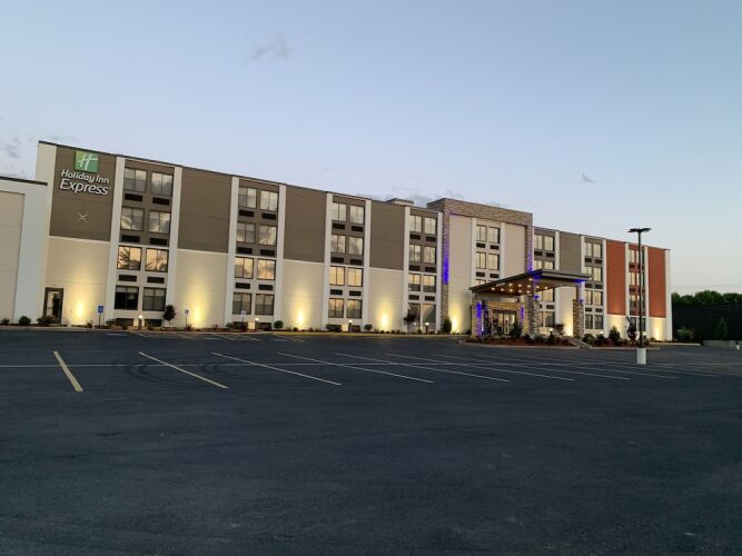 Comfort Inn & Suites - Bristol, RI