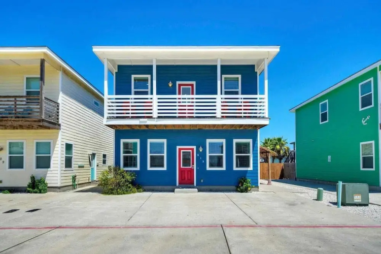 Pool Cabana, Backyard W/ Fire Pit, Walk To The Beach Villa Reel By Avantstay - Port Aransas, TX