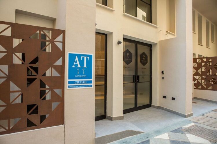 Apartamentos Málaga Premium - Calle San Telmo Thyssen Museum - Málaga
