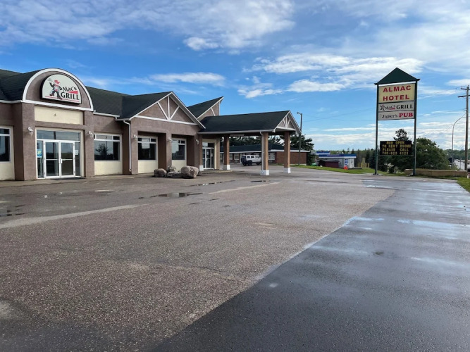 Almac Hotel Lac La Biche - Lac la Biche