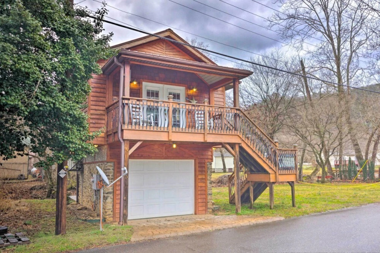 'The Boat House' Creekside Escape In Hot Springs! - Hot Springs, NC
