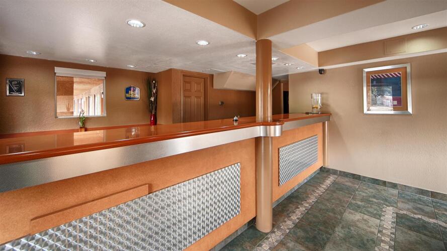 Cajon Pass Inn - Wrightwood, CA