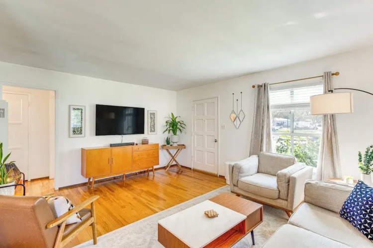3 Mi To Universal Studios: Chic Home W/ Yard! - Burbank, CA