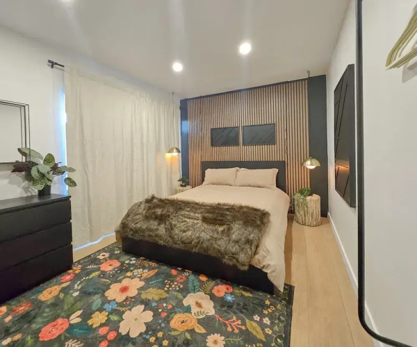 Brimfield Stay - Los Angeles, CA