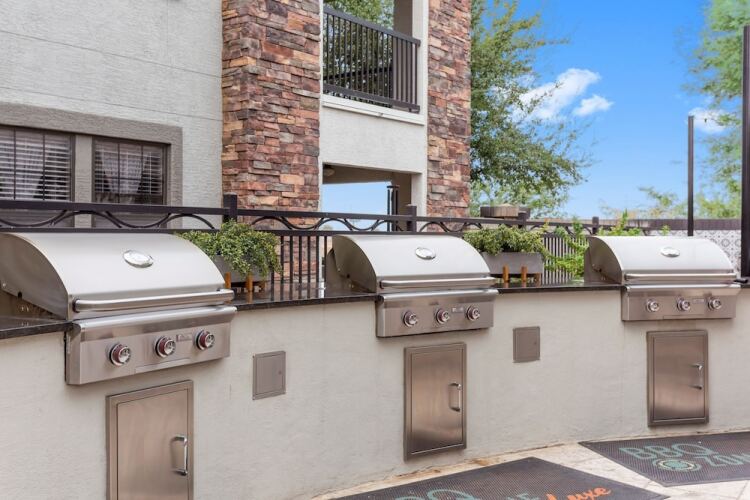 Cozysuites Glendale With Pool  04 And 18 - Phoenix, AZ