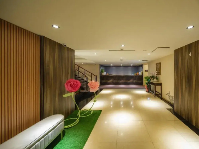 Rich & Free Hotel - Fuzhong - Banqiao District