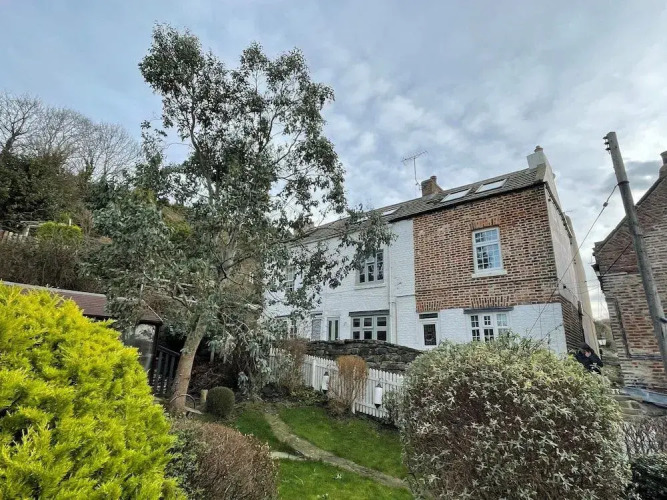 Demeter Holiday Cottage - Whitby