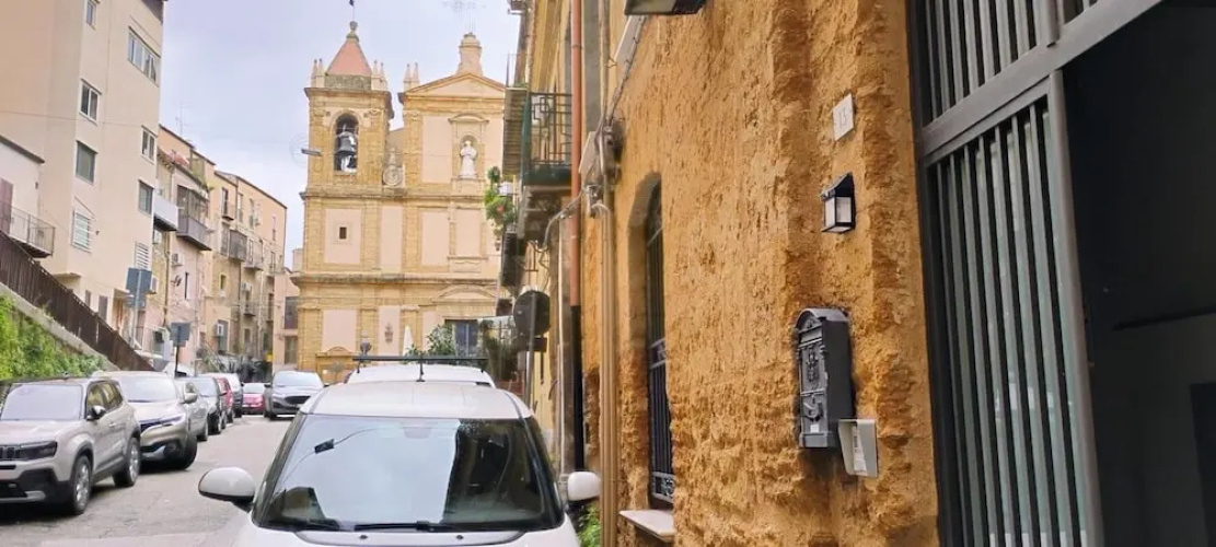 Cozy Agrigento Holiday Home With Ocean Views - Agrigento