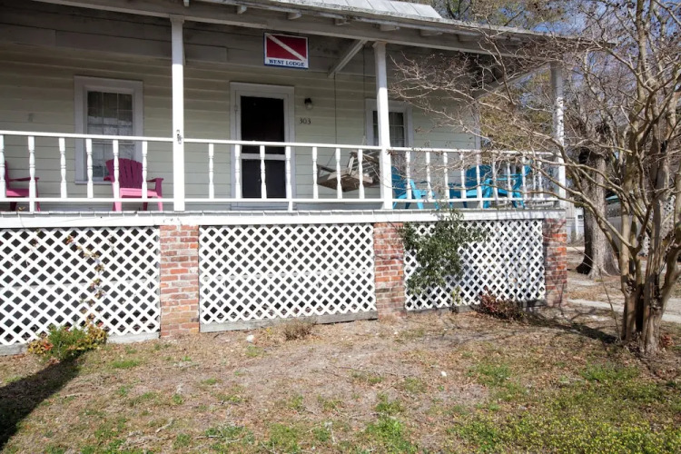 Beaufort Harbour Suites West Lodge - Beaufort, NC