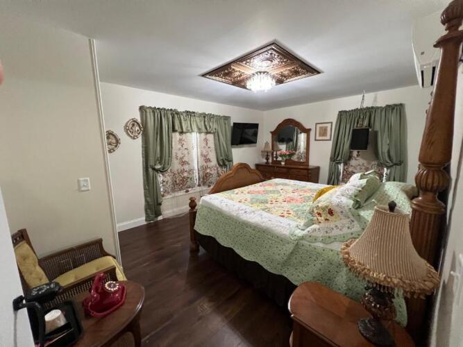 Holland Farmhouse Inn B & B - ホランド, MI
