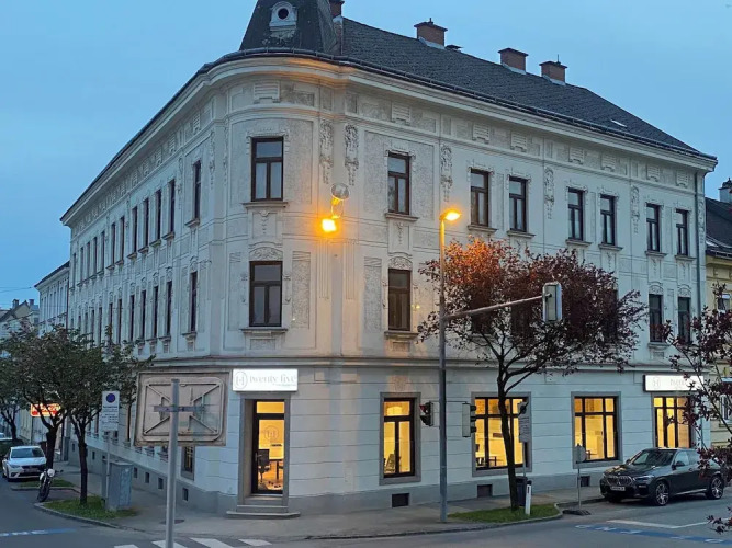 Twenty Five - Work & Life - Amstetten