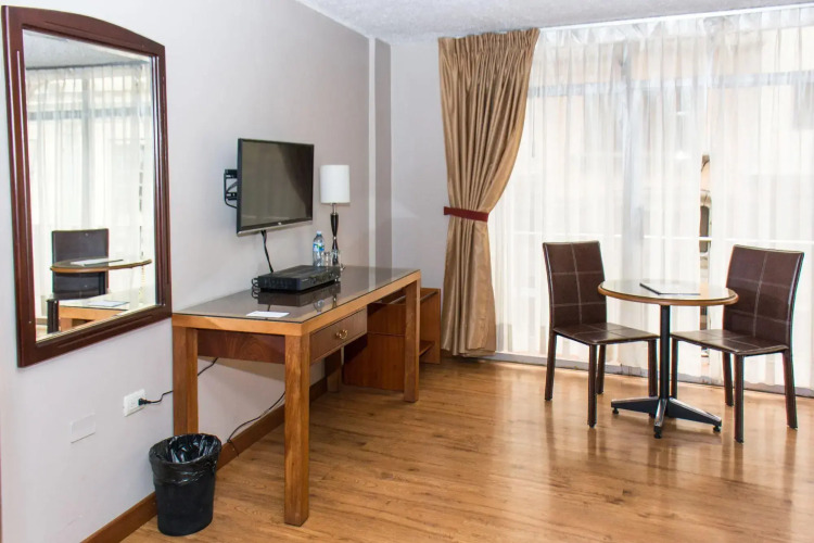 Hotel Santa Monica - Cuenca