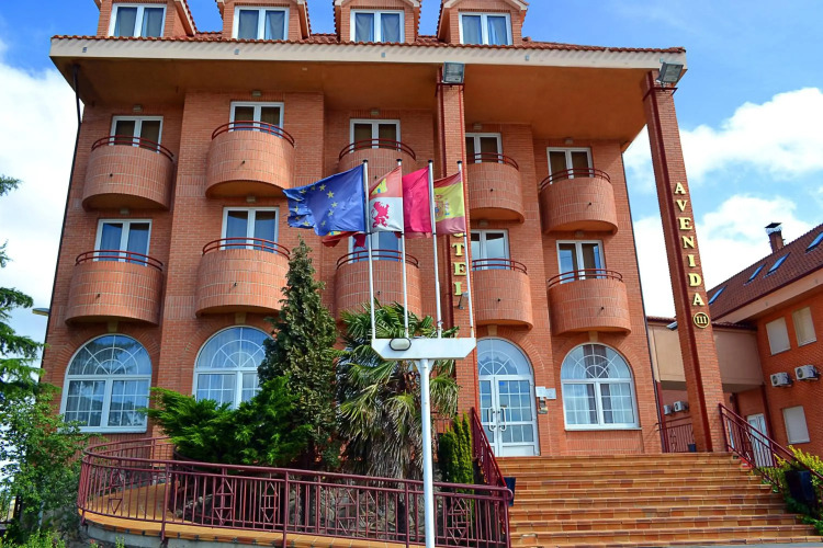 Hotel Avenida Iii - Villadangos del Páramo