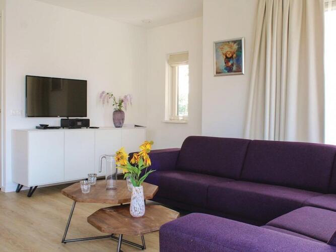 Atmospheric Villa On The Water, At A Holiday Park - Friesland