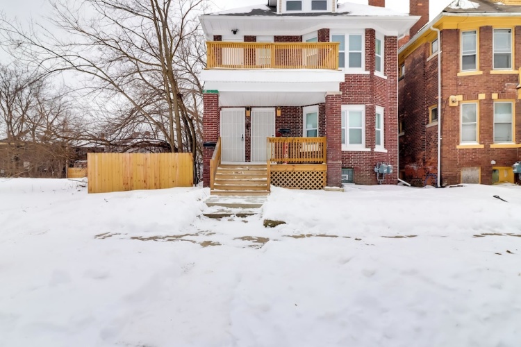 Modern Updates & Great Location! Detroit Duplex - Hamtramck, MI