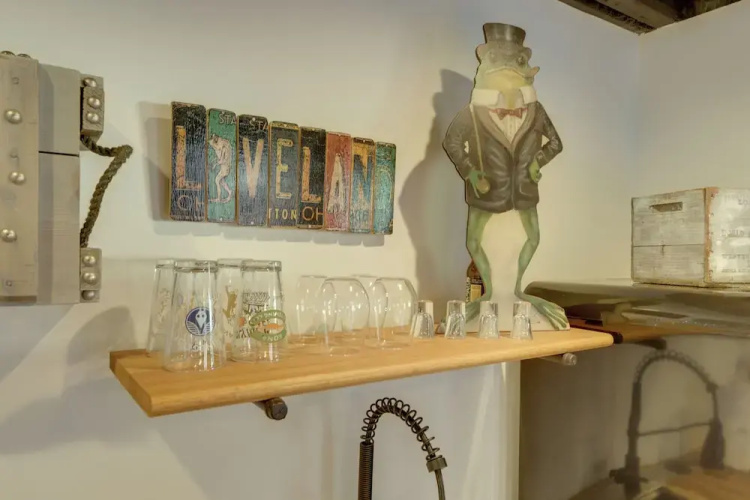 Unique Studio On Obanyon Creek In Dtwn Loveland! - Loveland, OH