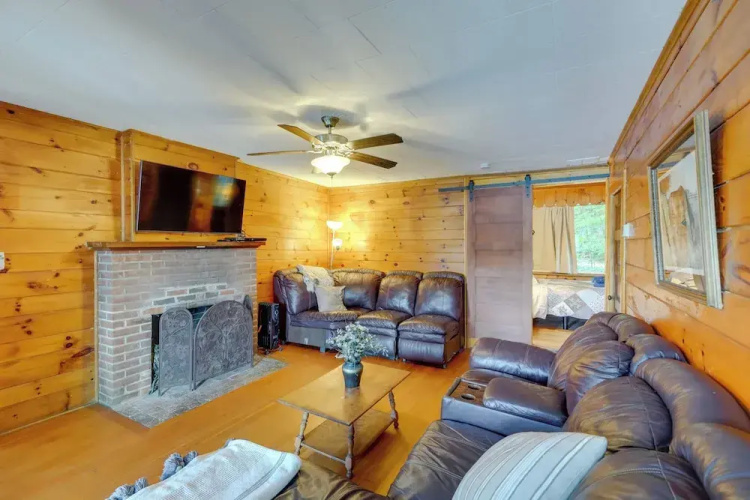 Renovated Lakefront House W/ Dock: Pets Welcome! - Berkshire County, MA