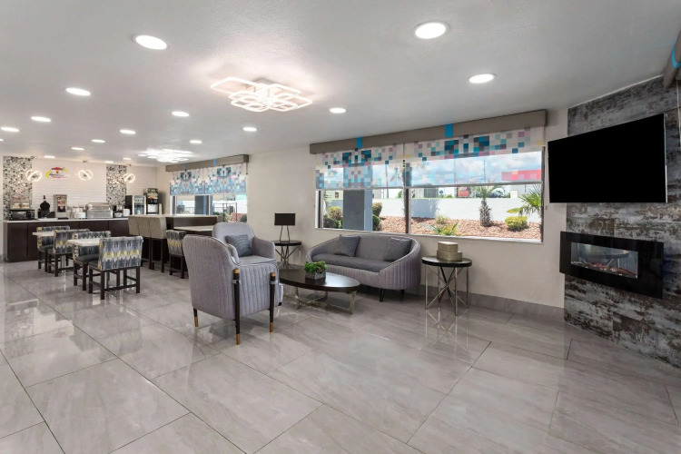 Super 8 By Wyndham Prattville Montgomery - Millbrook, AL