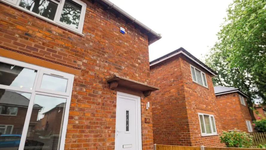 Housesleeps6-garden-parking-familly&contractors - Sandwell District
