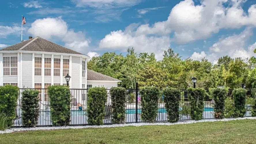 Charming 2br Condo W/ Private Balcony In Gulf Shores, Pool, Hot Tub - Alabama Gulf Coast Zoo, Gulf Shores