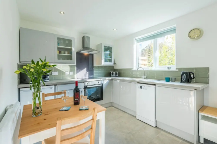 1 Bed Chalet In Bude - Parking & Wifi - Devon