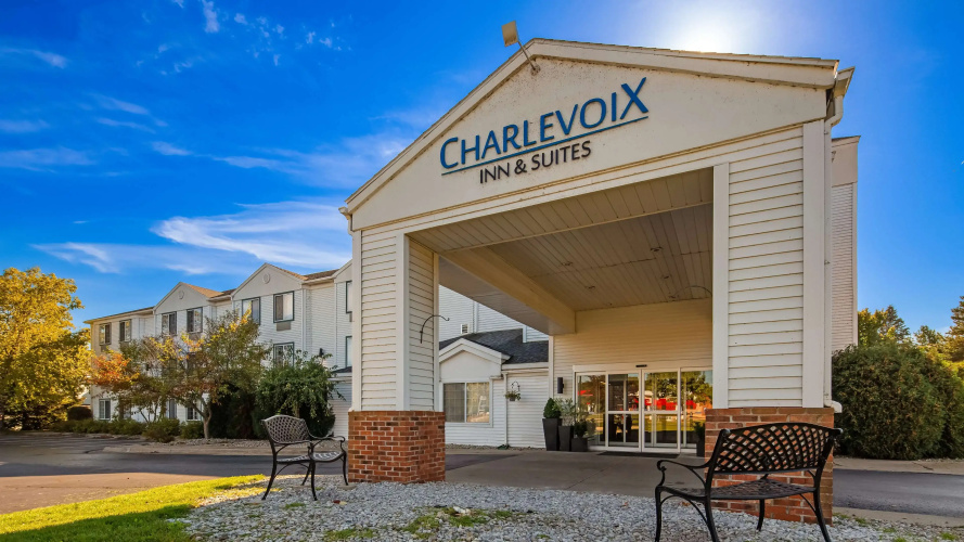 Charlevoix Inn & Suites Surestay Collection By Best Western - Charlevoix, MI