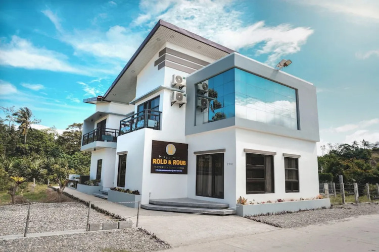 Rold And Roub Home Suites By Cocotel - Puerto Galera